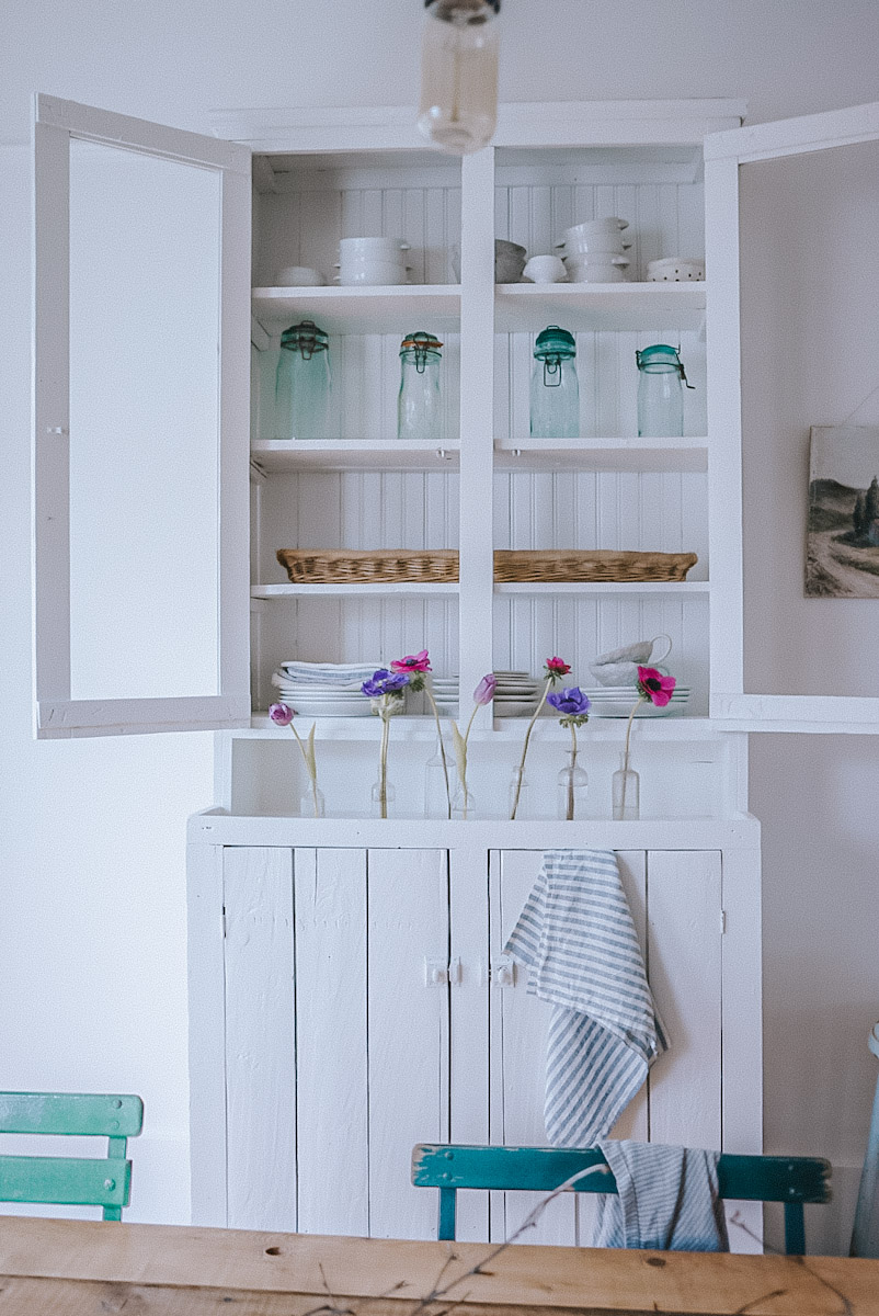 DIY Vintage Farmhouse Kitchen Hutch | B Vintage Style