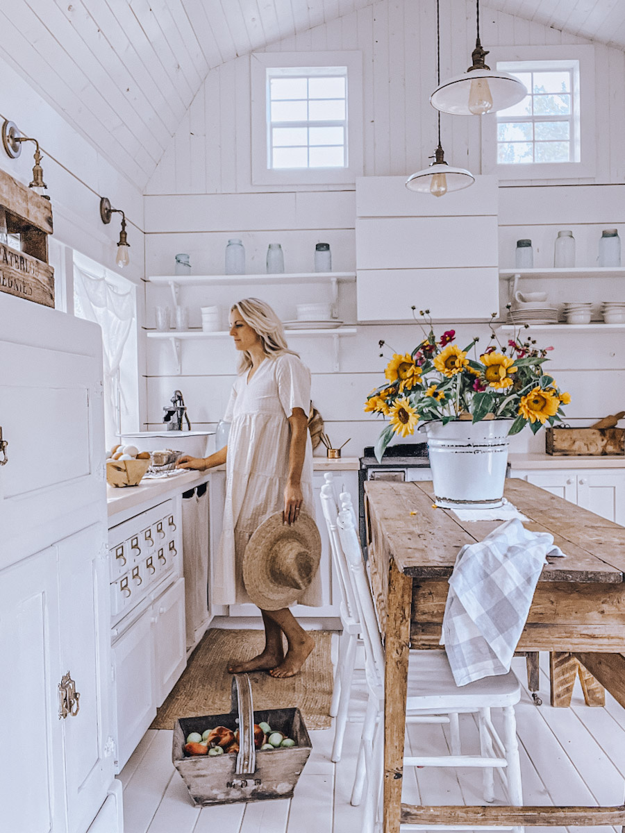 Simple Living: How To Live A Simpler Life | B Vintage Style