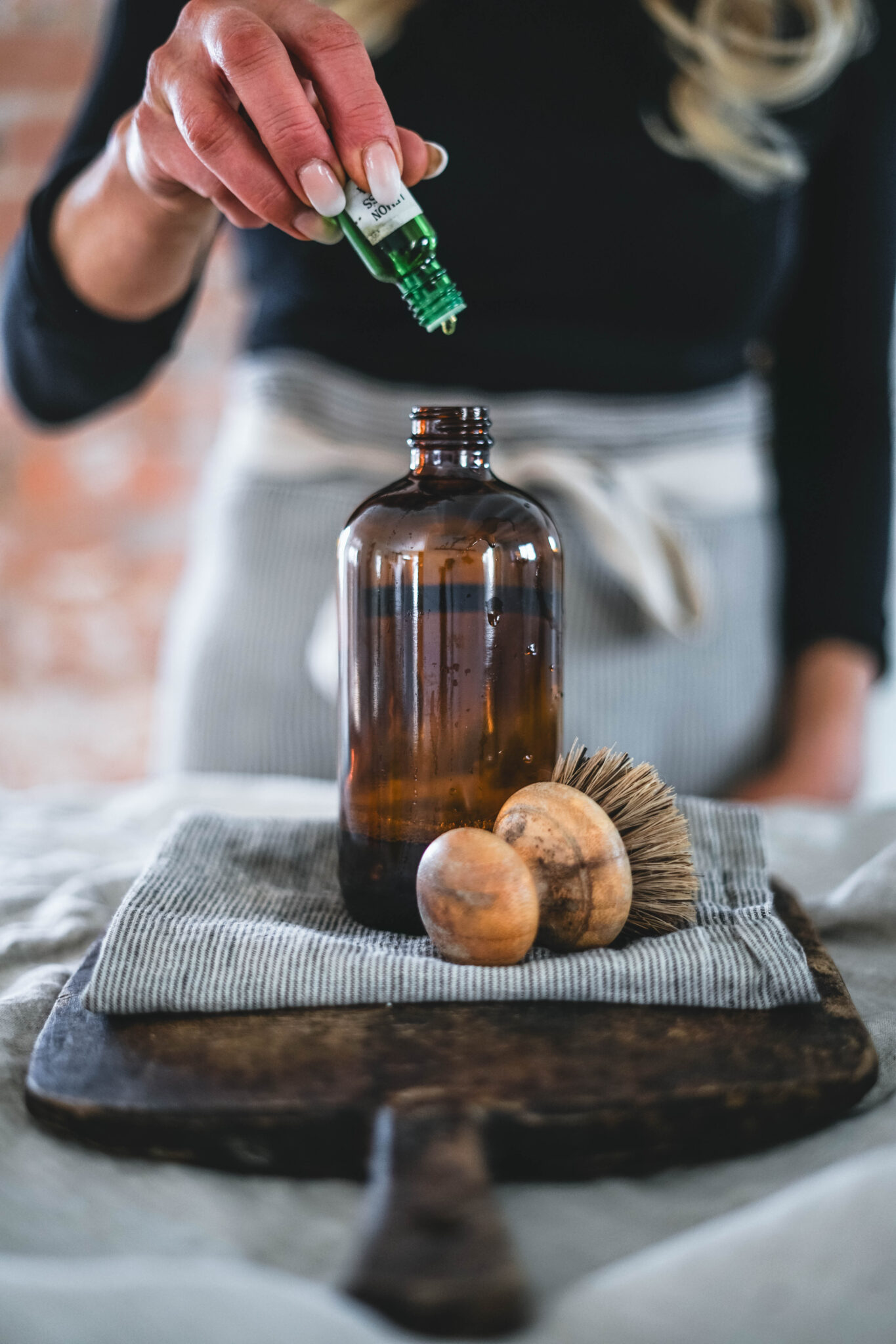 How To Make Homemade All-Purpose Cleaner - 2 Methods